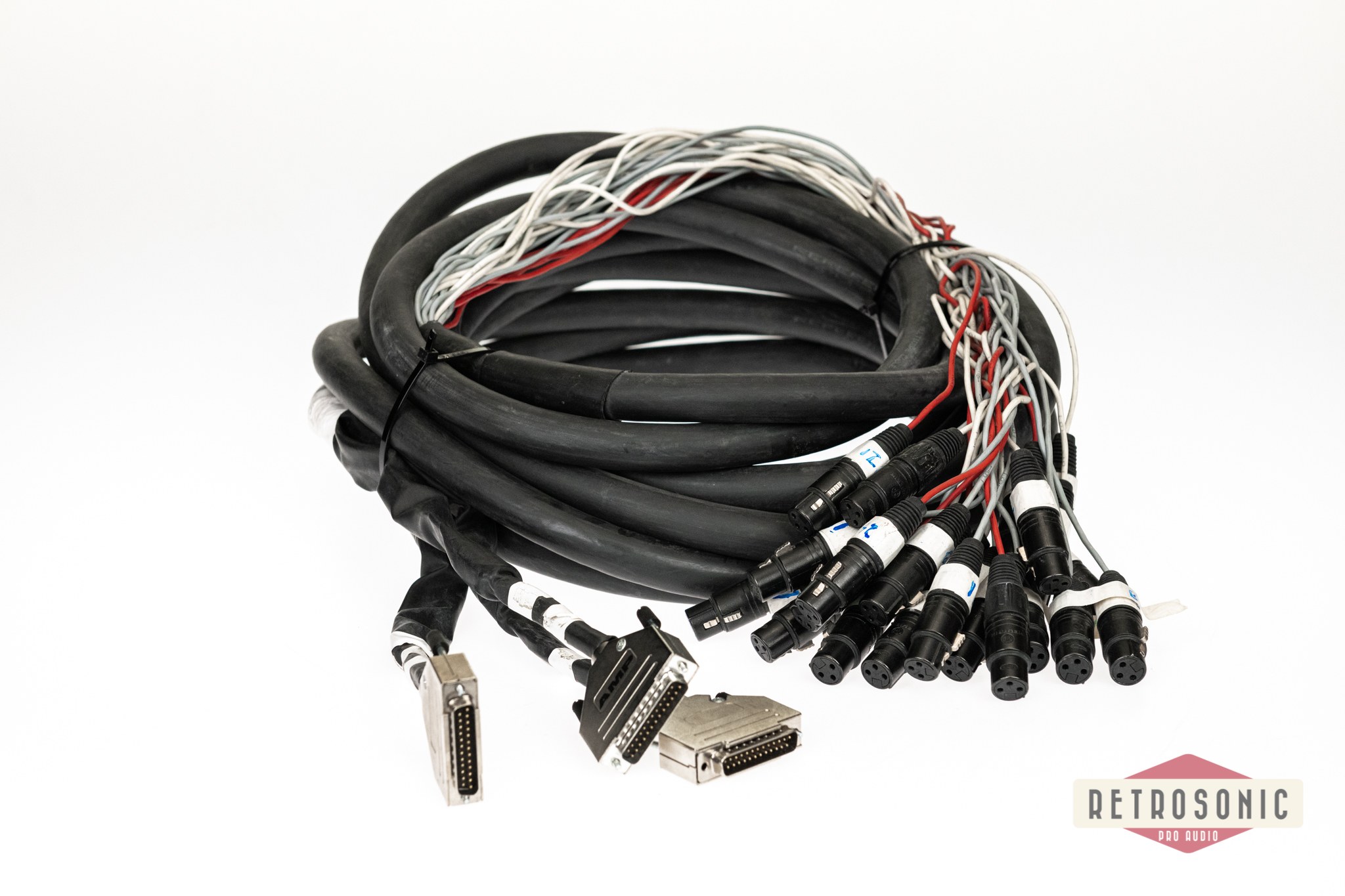 24-channel 3xDB25 - 24xXLR-Female multicore, 10m